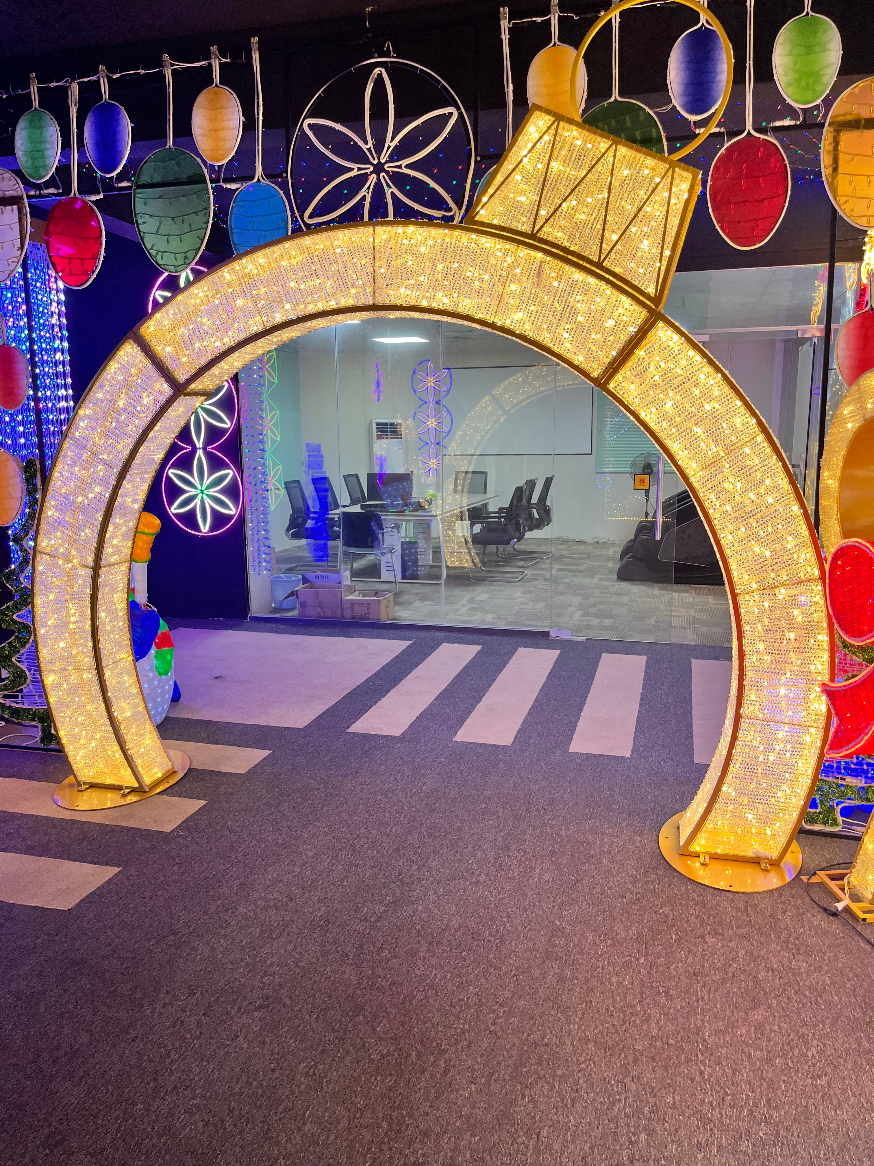 Large Walkthrough Ornament Arch - Outdoor Christmas Decorations ...
